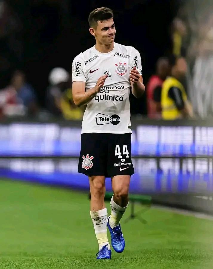 Mercato : Le PSG va signer ce crack - L'Attaquant Mercato : Le PSG va signer ce crack - L'Attaquant